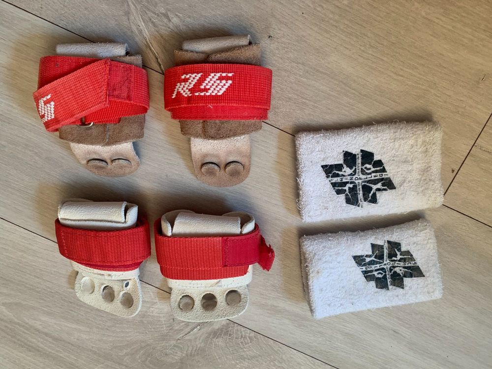 Ringleder und Reckleder für Geräteturnen (Gebraucht) in Siebnen für CHF ...