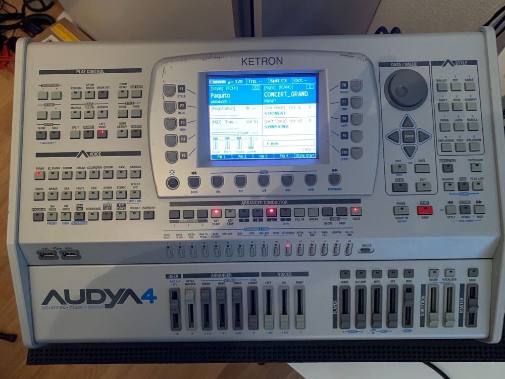 Ketron Audya 4 (Gebraucht) in Cheyres für CHF 800 – mit Lieferung auf ...