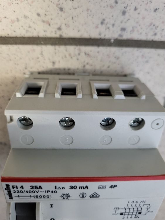 FI Fehlerstromschutzschalter 25A 30mA ABB SMISSLINE (Gebraucht) in Seuzach für CHF 22 – mit ...