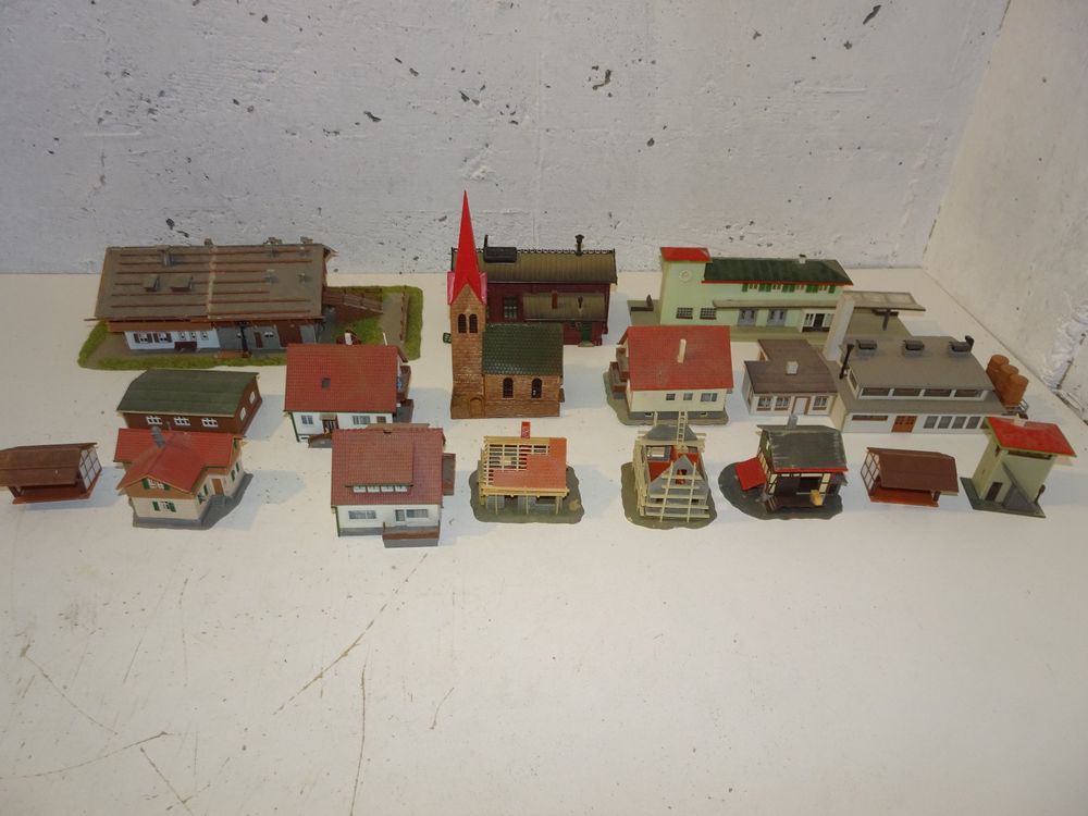 Häuser Bahnhof Kirche Bauernhof Set Spur N (Gebraucht) in Emmenbrücke für CHF 19.9 – mit ...