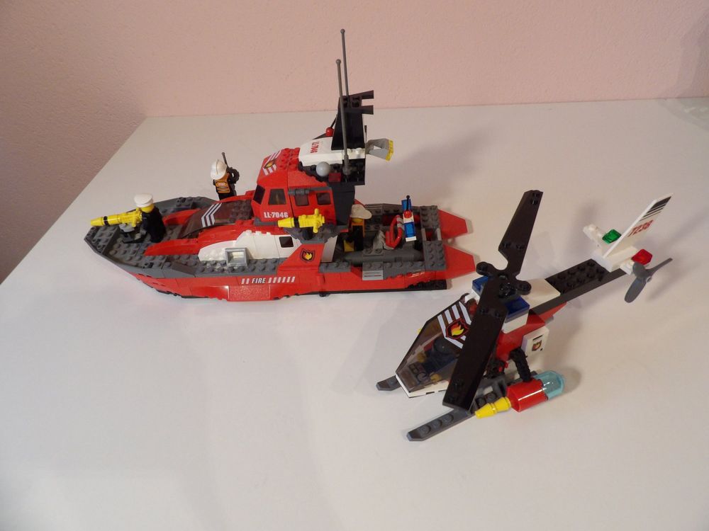 Lego 7046 Feuerwehrboot (2004) und 7238 - Helikopter (2005) (Gebraucht ...
