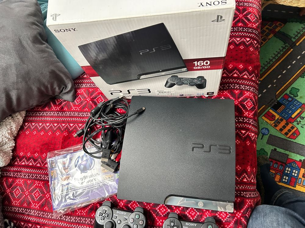 Playstation 3 (PS3) mit 2 Controller und 160 GB Speicher (Gebraucht) in ...