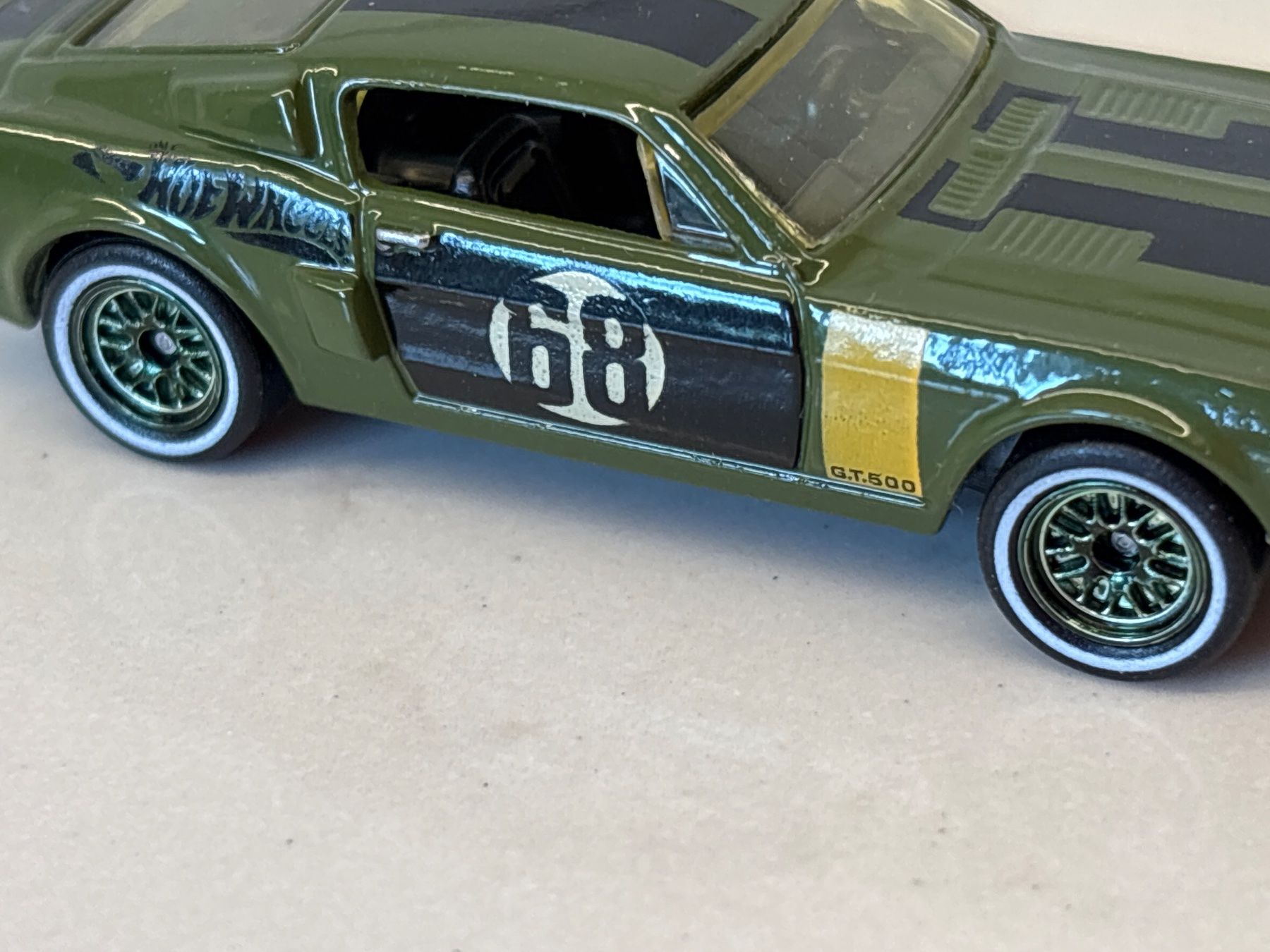 Hotwheels Ford Mustang Shelby test usine 1/64 (Neu (gemäss Beschreibung ...