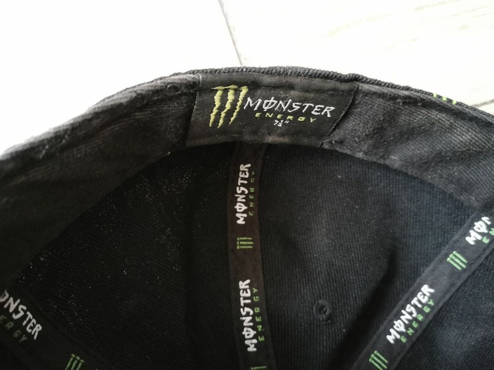 Monster Energy Caps (Gebraucht) in für CHF 15 – mit Lieferung auf ...