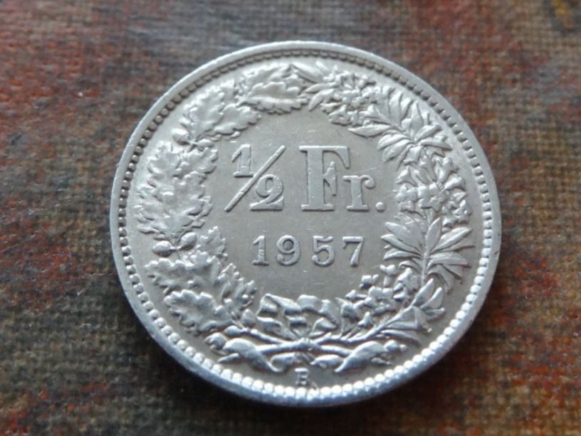 1/2 Fr. 1957 (Gebraucht) in Romanel-sur-Lausanne für CHF 2.7 – mit Lieferung auf Ricardo kaufen