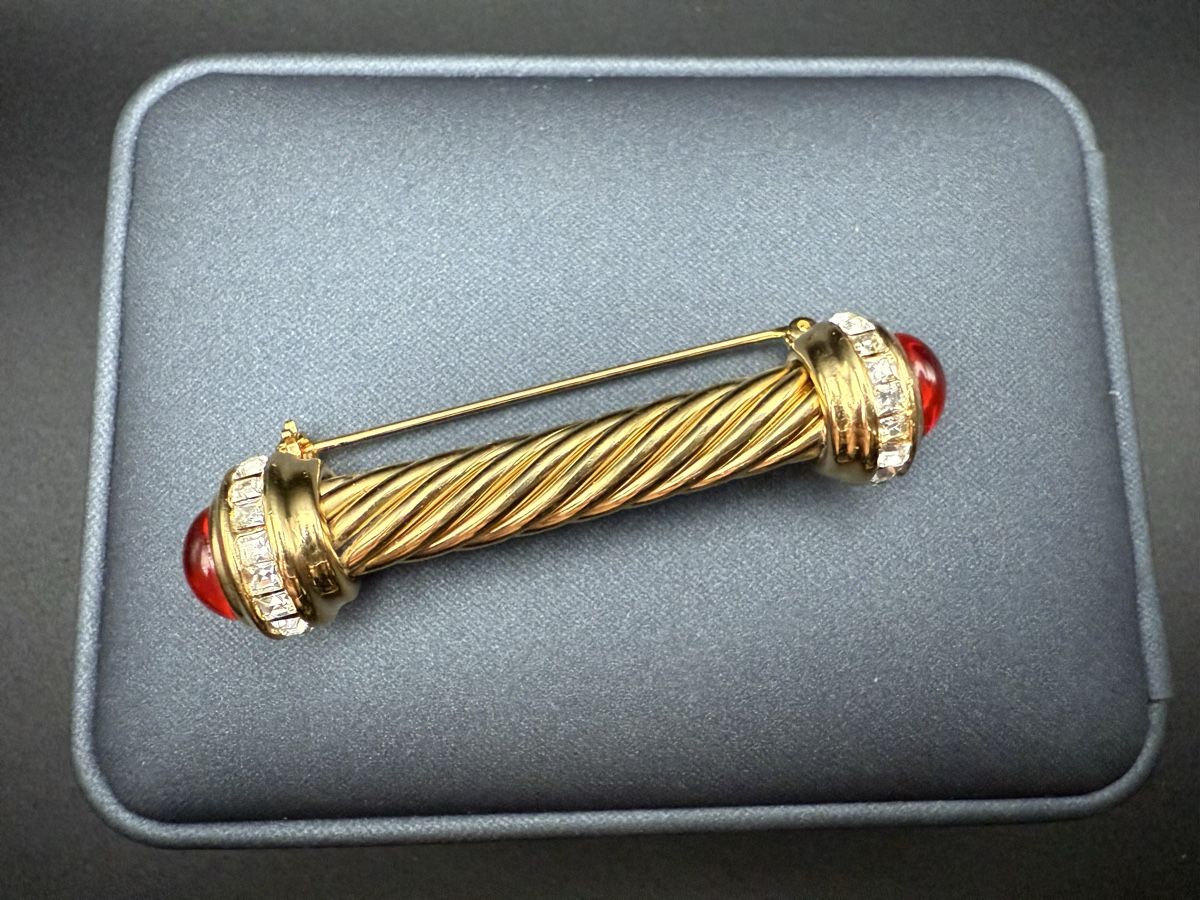 Vintage-Brosche in Goldfarbe und Rot mit Strasssteinen (Gebraucht) in ...