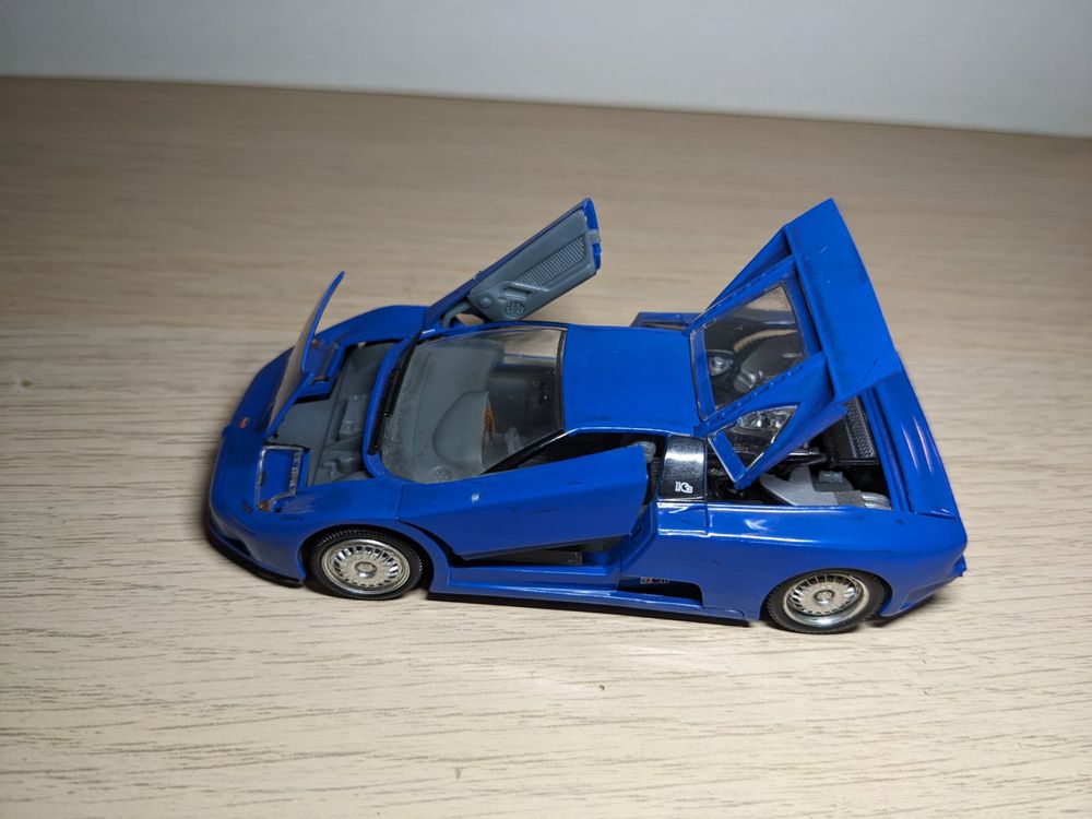 REVELL Bugatti EB 110 1/43 | Kaufen auf Ricardo