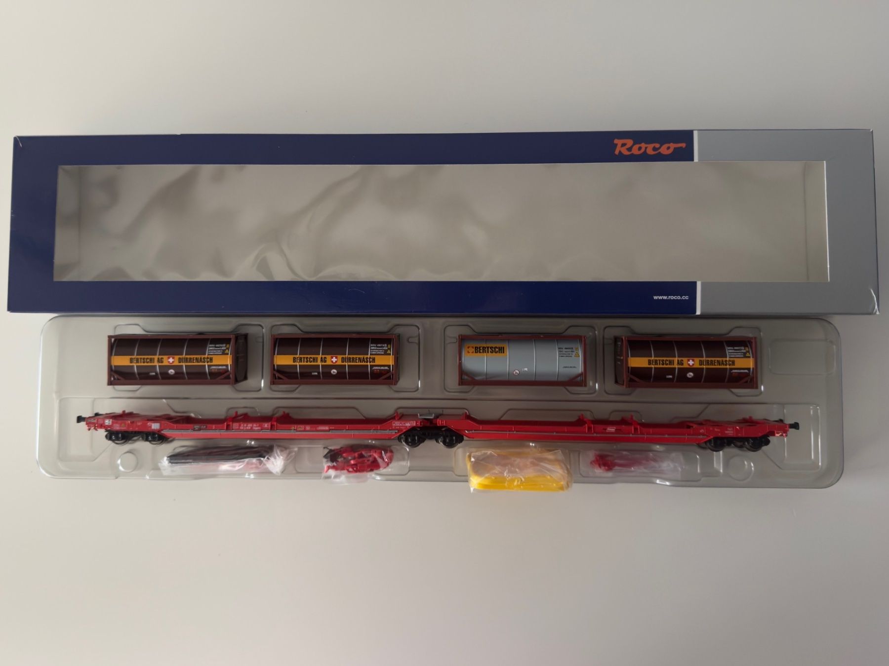 ROCO 77389 Doppeltaschen-Gelenkwagen T2000 RCA Bertschi DC (Neuf (Voir ...