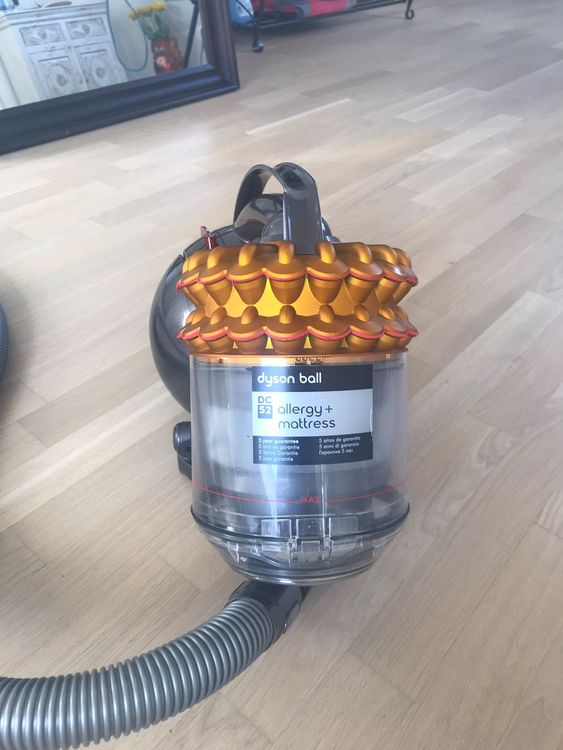Dyson DC52 Staubsauger | Kaufen auf Ricardo