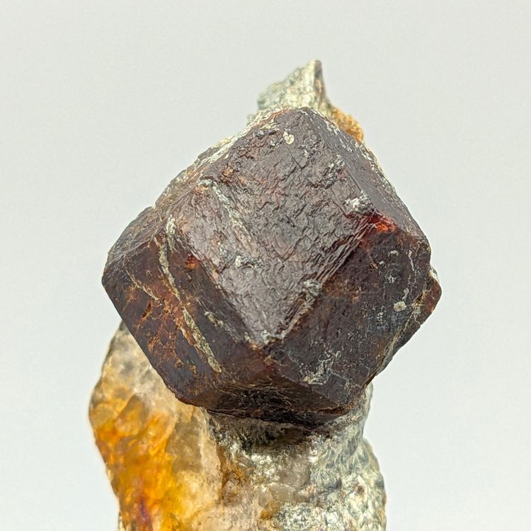 ALMANDINO-GRANAT, GROSSER rötlicher Kristall (Nuovo (secondo la ...