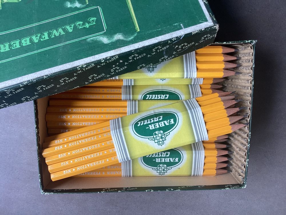boite de 84 crayons papier A.W.FABER des années 30 (Neu und ...