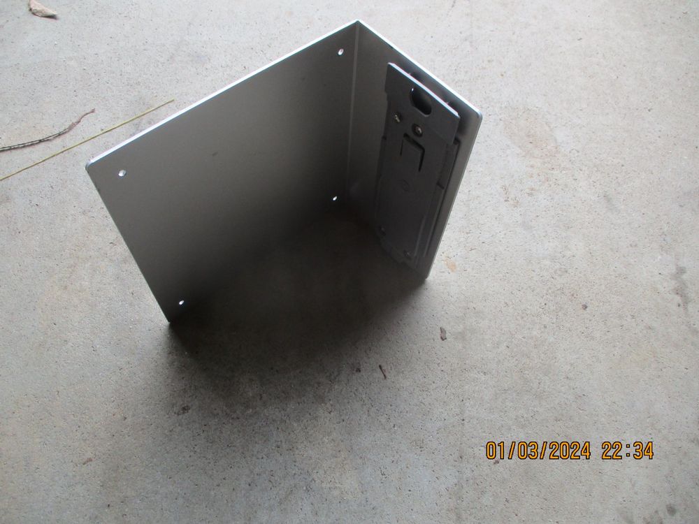 BBRAUN SEIFENSPENDER: ECK-PLATTE ALU SEIFE DESINFEKTION (Gebraucht) in ...