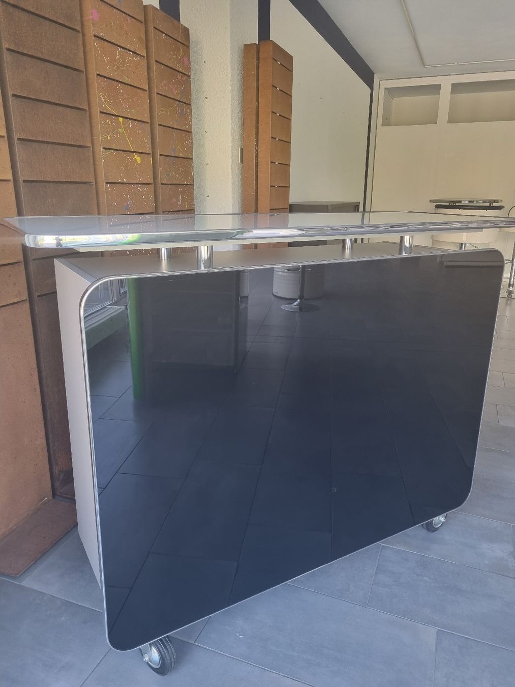 Bar au Rädern schwarz grau (Gebraucht) in Abtwil SG für CHF 120 – nur ...