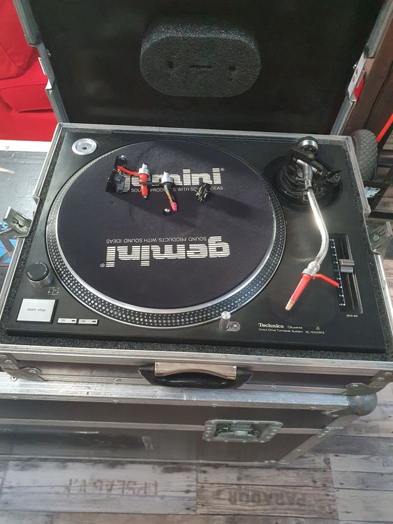 Technics SL-1210MK2 DJ Turntable in Case dazu Set von Nadeln (Gebraucht ...