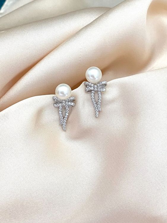 Perlen Ohrringe/Süsswasserperlen echte (Neu und originalverpackt) in Sarnen für CHF 60 – mit ...