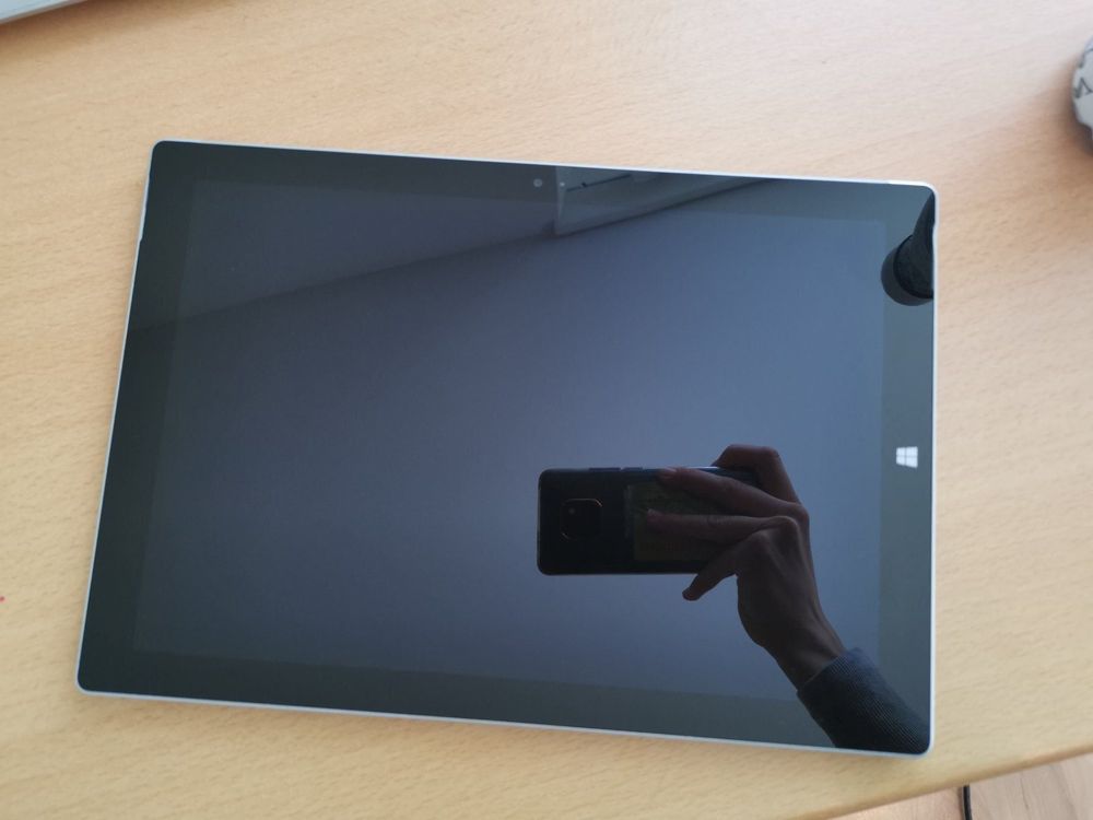 Microsoft Surface Pro 3 'Blackscreen!' (Defekt) in Wollerau für CHF 99 ...