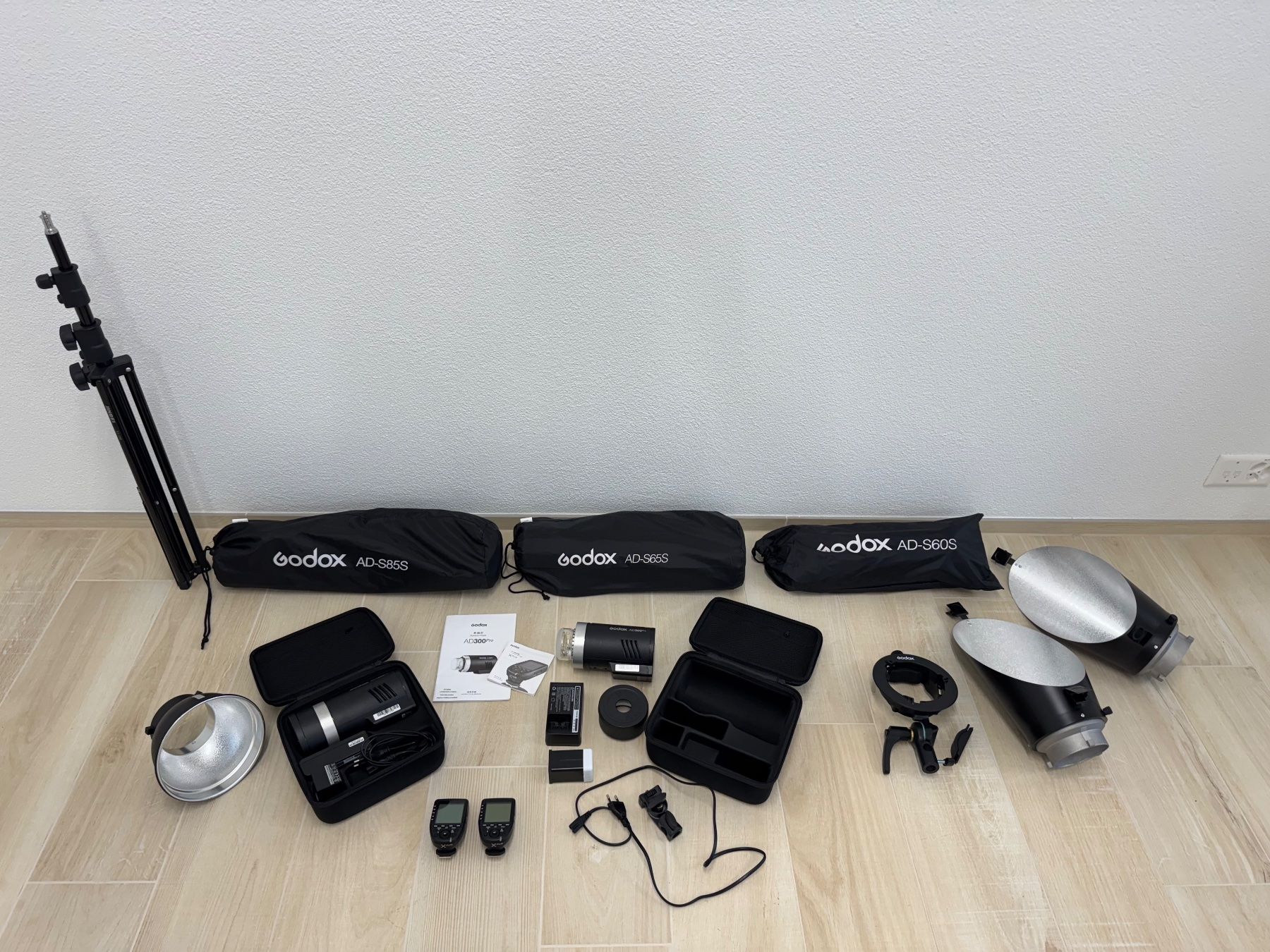 Studioblitz Kit mit zwei Godox AD300pro + div. Lichtformern (Gebraucht ...