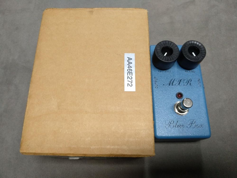 Dunlop MXR Blue Box Script Octaver Pitch Shifter/Fuzz Box!! (Gebraucht) in Cama für CHF 75 – mit ...