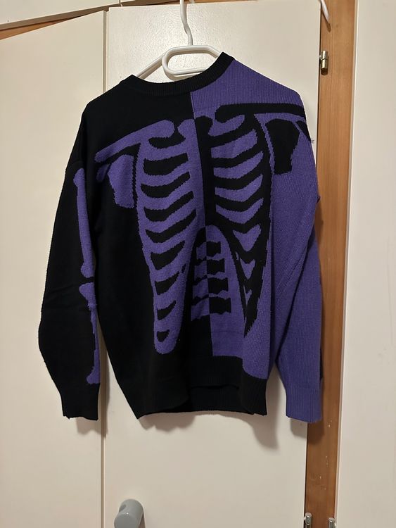 Pull squelette (Gebraucht) in Choëx für CHF 7 – mit Lieferung auf Ricardo kaufen