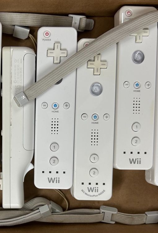 4x Nintendo Wii Remote Controller (Gebraucht) in Bülach für CHF 49 ...