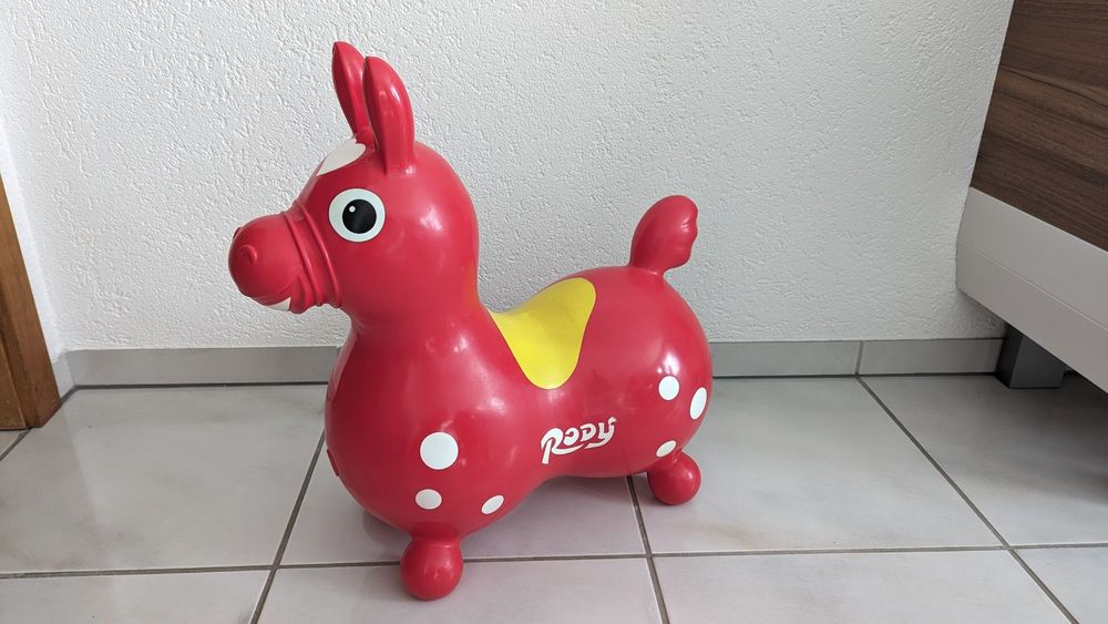 Hüpfpferd Rody Rot | Kaufen auf Ricardo