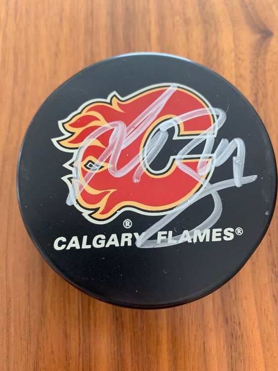 Puck Calgary Flames signiert Sven Bärtschi (Gebraucht) in Ruswil für ...