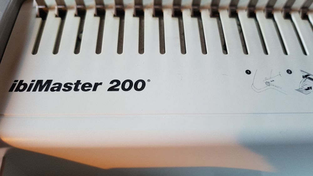 IBICO IbiMaster 200 - Machine à relier (Gebraucht) in Ravoire für CHF ...
