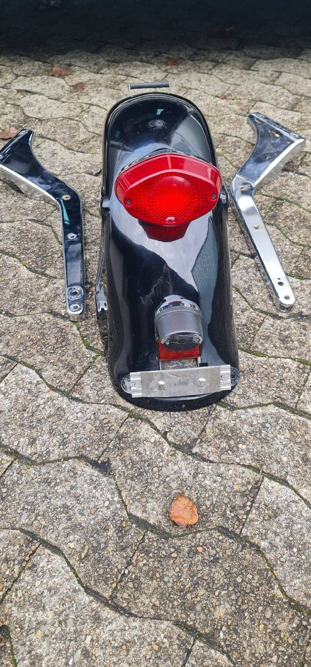 Kawasaki VN 800 Classic Heckfender Model 2000 mit Rücklicht (Gebraucht) in Hombrechtikon für CHF ...