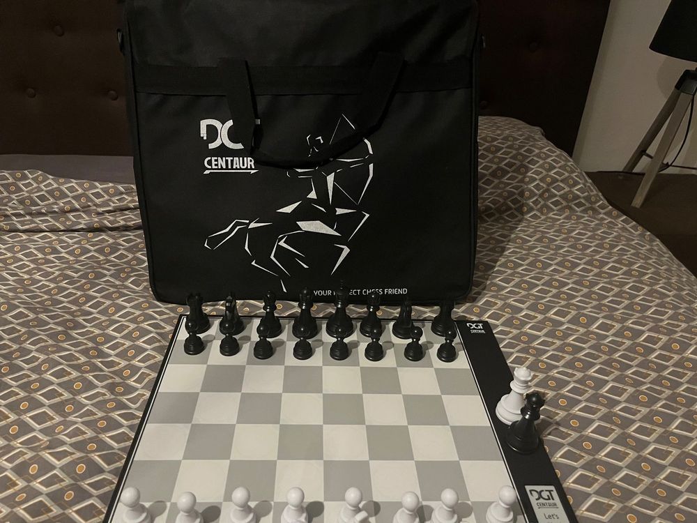 Jeu d’échec électronique DGT Centaur avec sac de transport (D'occasion) à pour CHF 200 – avec ...