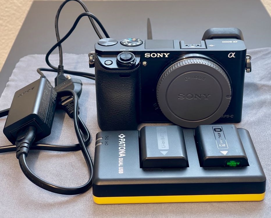 Sony Alpha 6000 (nur Gehäuse) mit Ladegerät und zweiten Akku (Gebraucht ...