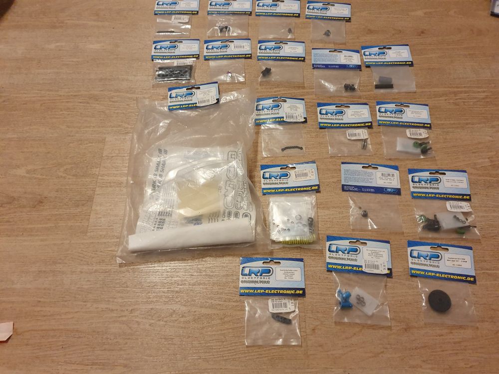 LRP Shark 18 Body mit viel Ersatzteile / Tuning (Neu und ...