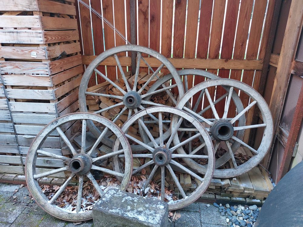 Antike Wagenräder aus Holz, Durchmesser 90 cm | Kaufen auf Ricardo
