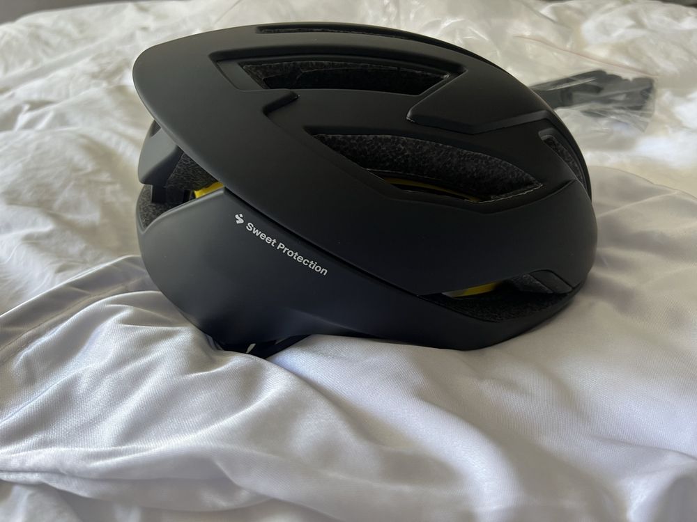 Sweet Protection Falconer II Matte Black L Velo Helm | Kaufen auf Ricardo