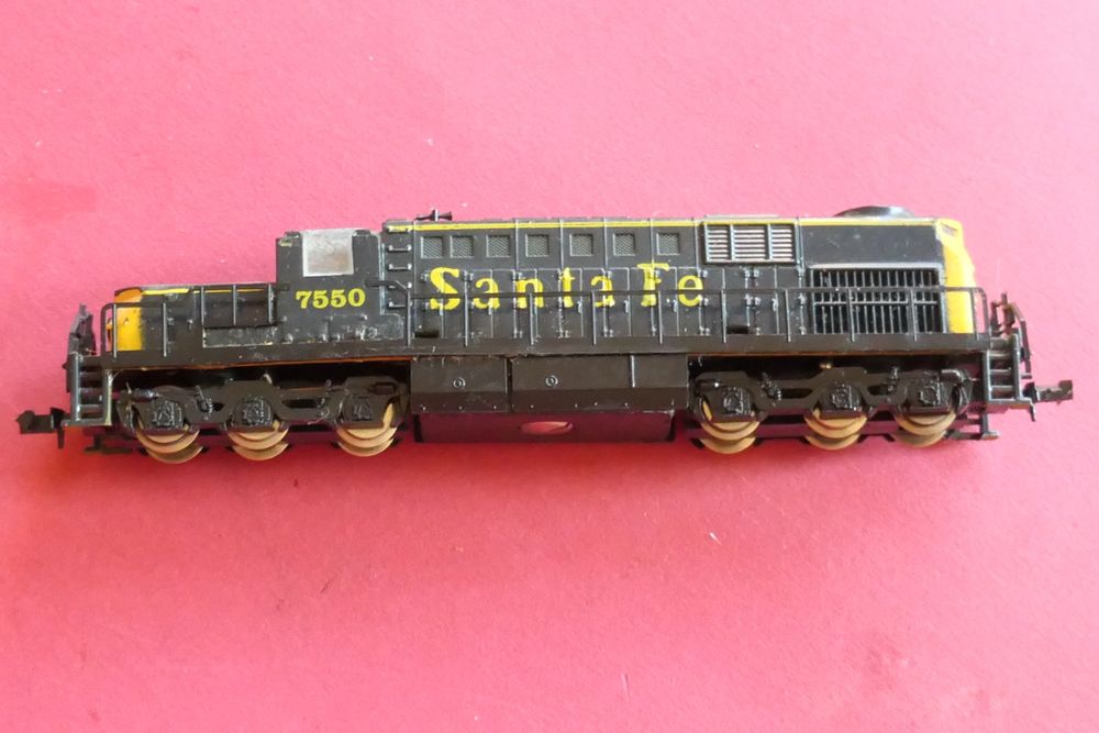 US-Diesellok RSD-15 der ATSF Santa Fe (Defekt) in Höfen b. Thun für CHF ...