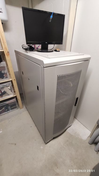 19" Rack 26U mit Rollen 73cm Einbautiefe | Kaufen auf Ricardo