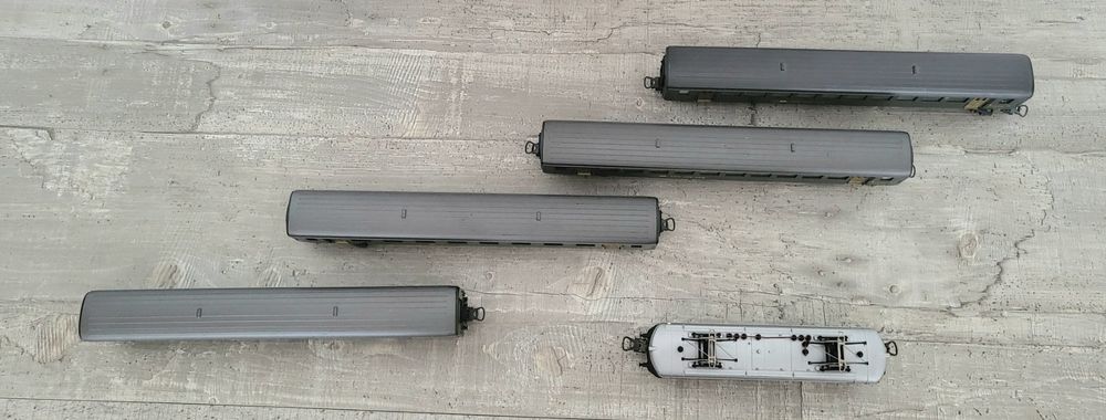 A Lima SBB Zug Lok und 4 Personen Wagen (Gebraucht) in Dielsdorf für CHF 29 – mit Lieferung auf ...