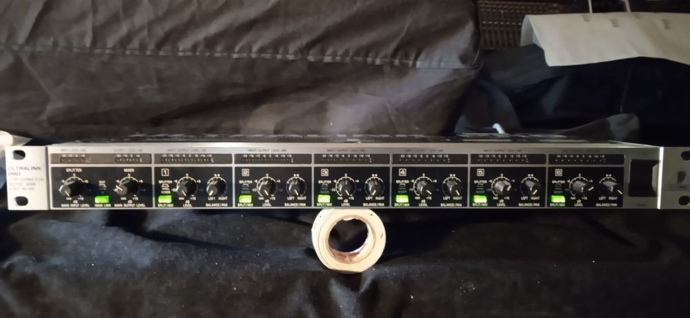 Behringer MX 882 Ultralink Pro (Gebraucht) in Zénauva für CHF 60 – mit ...