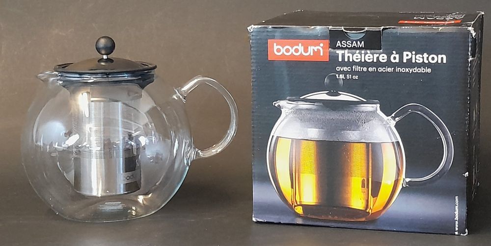 BODUM Assam Teekanne 1.5l (Neu (gemäss Beschreibung)) in Richterswil für CHF 19 – nur Abholung ...