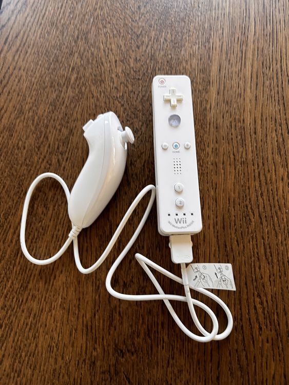 Wii Remote Controller and Nunchuck original Nintendo (Gebraucht) in Basel für CHF 23 – mit ...