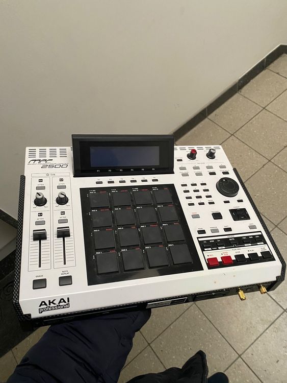 Akai MPC 2500 extended Edition Drum Machine, sampler | Kaufen auf Ricardo