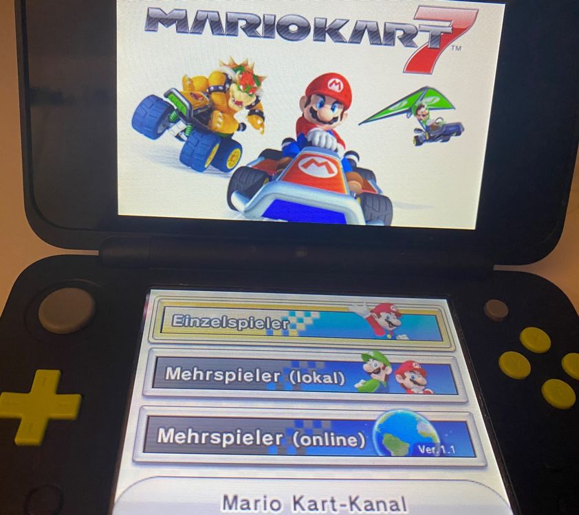 Nintendo 2DS XL + Mario Kart (Black & Lime) (Neu (gemäss Beschreibung ...