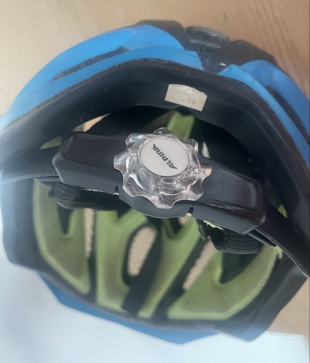 Casque vélo enfant (8 à 12 ans) (D'occasion) à Estavannens pour CHF 5 ...