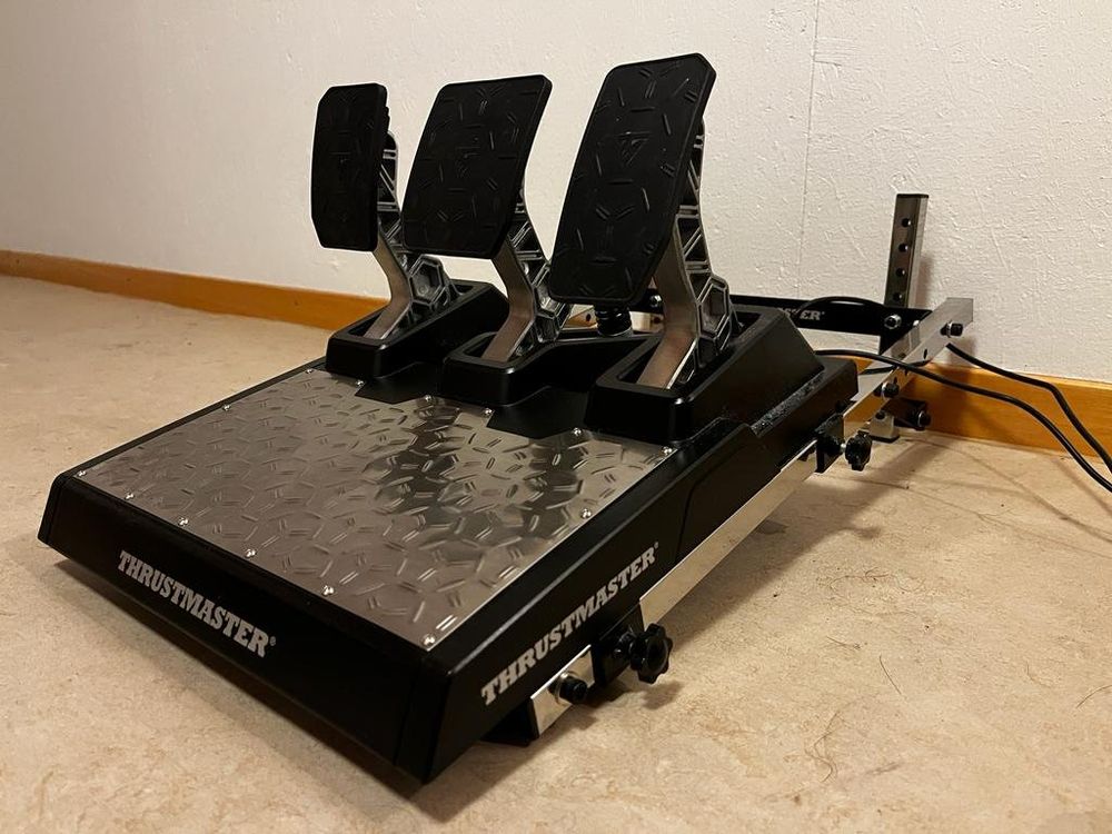 Thrustmaster T300, T-LCM pedals, TH8A shifter, & pedal stand (Gebraucht ...