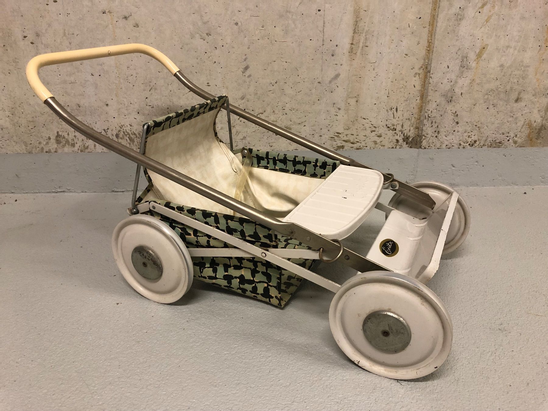 Wisa Gloria Puppenwagen „Erika“ (Gebraucht) in Gunzwil für CHF 3 – nur ...