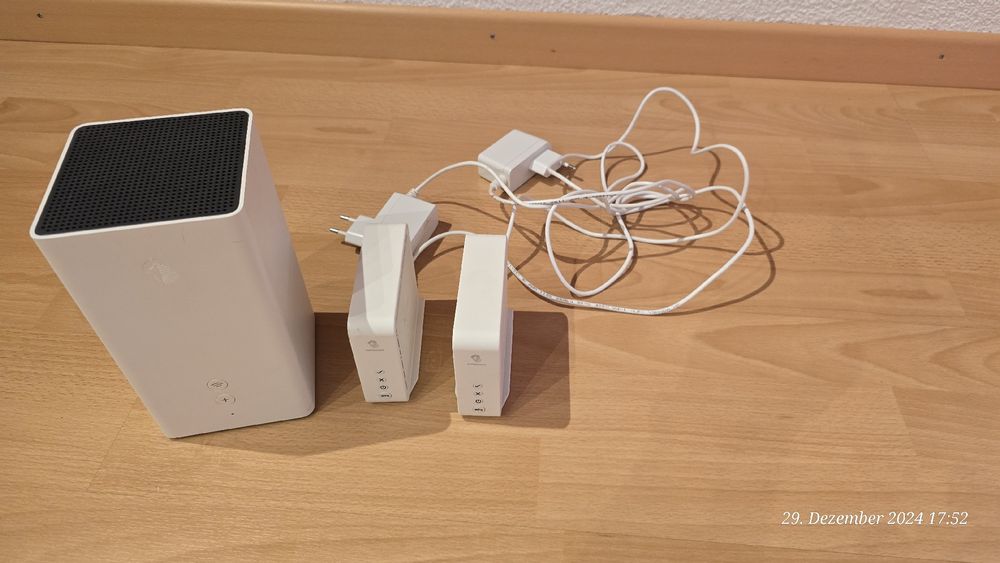 Swisscom Internet-Box 2 WLAN Router mit 2 Booster (Gebraucht) in ...