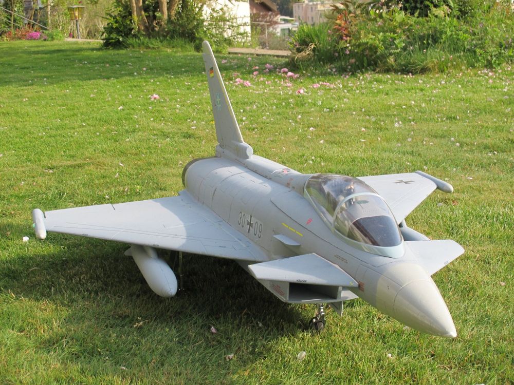 Freewing Eurofighter V2 mit Vektorsteuerung, und 6S-Lipo (Gebraucht) in ...