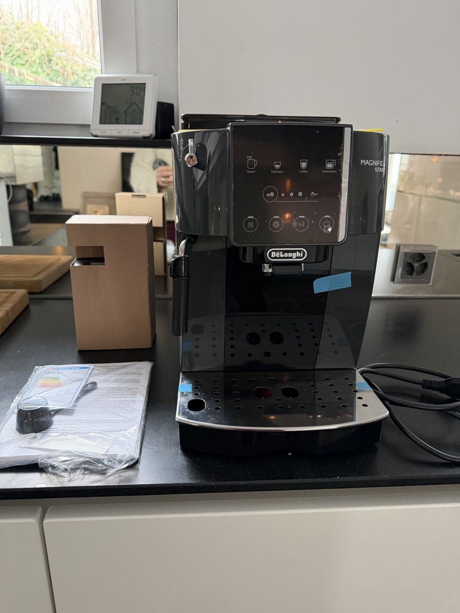 DeLonghi Magnifica Start Coffee Machine - Like New! (Gebraucht) in ...