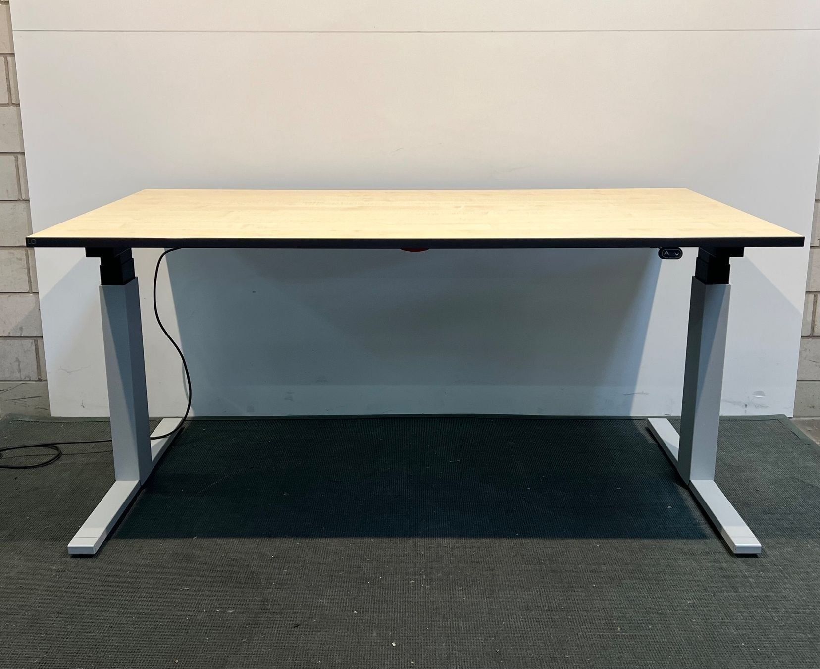 017 LISTA LO Sitz-/Stehtisch elektr. verstellbar aus Räumung (Gebraucht ...