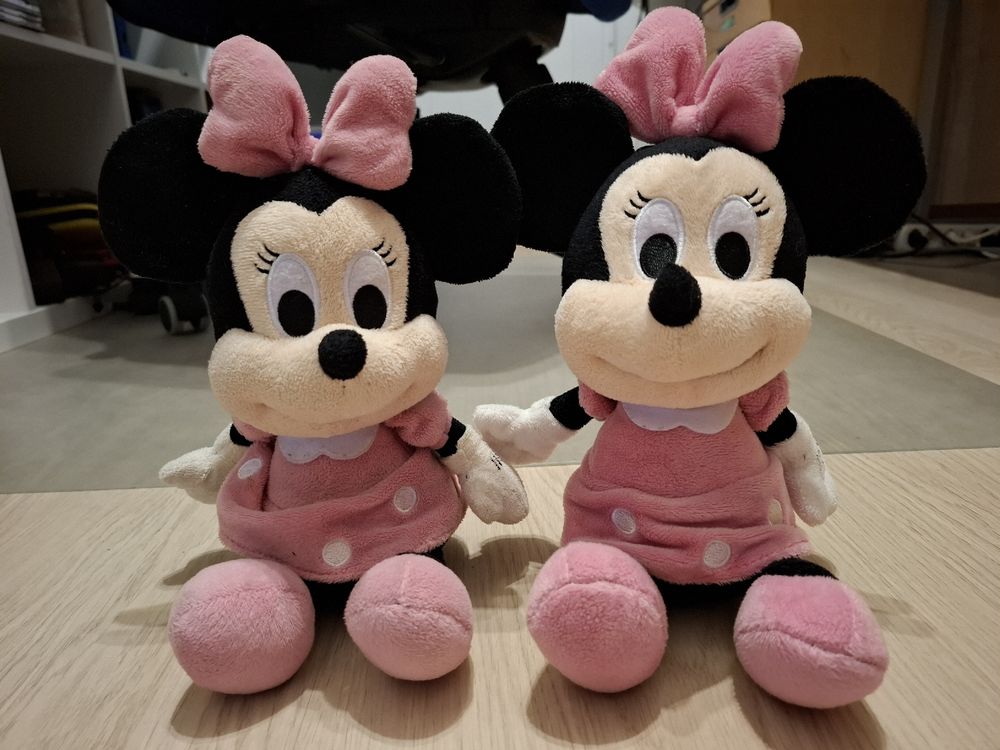 2 Süsse Minnie Mouse Stofftier, ca. 30cm gross (Gebraucht) in Basel für ...