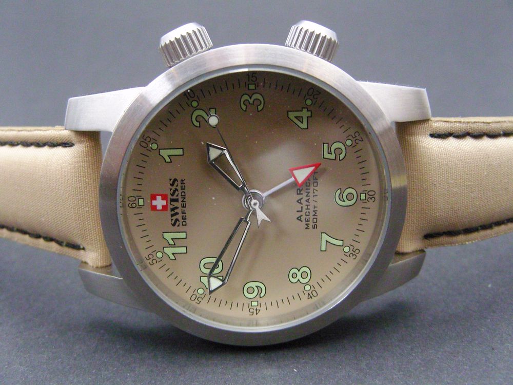 Swiss Defender Predator, mechanisches Uhrwerk mit Wecker (Neu (gemäss ...